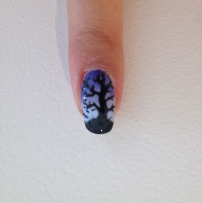 how to draw a bat on nails